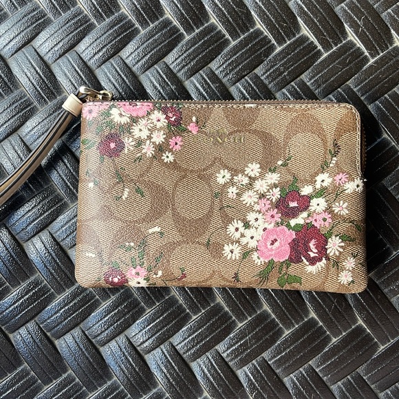 Coach | Bags | Coach Floral Wallet | Poshmark